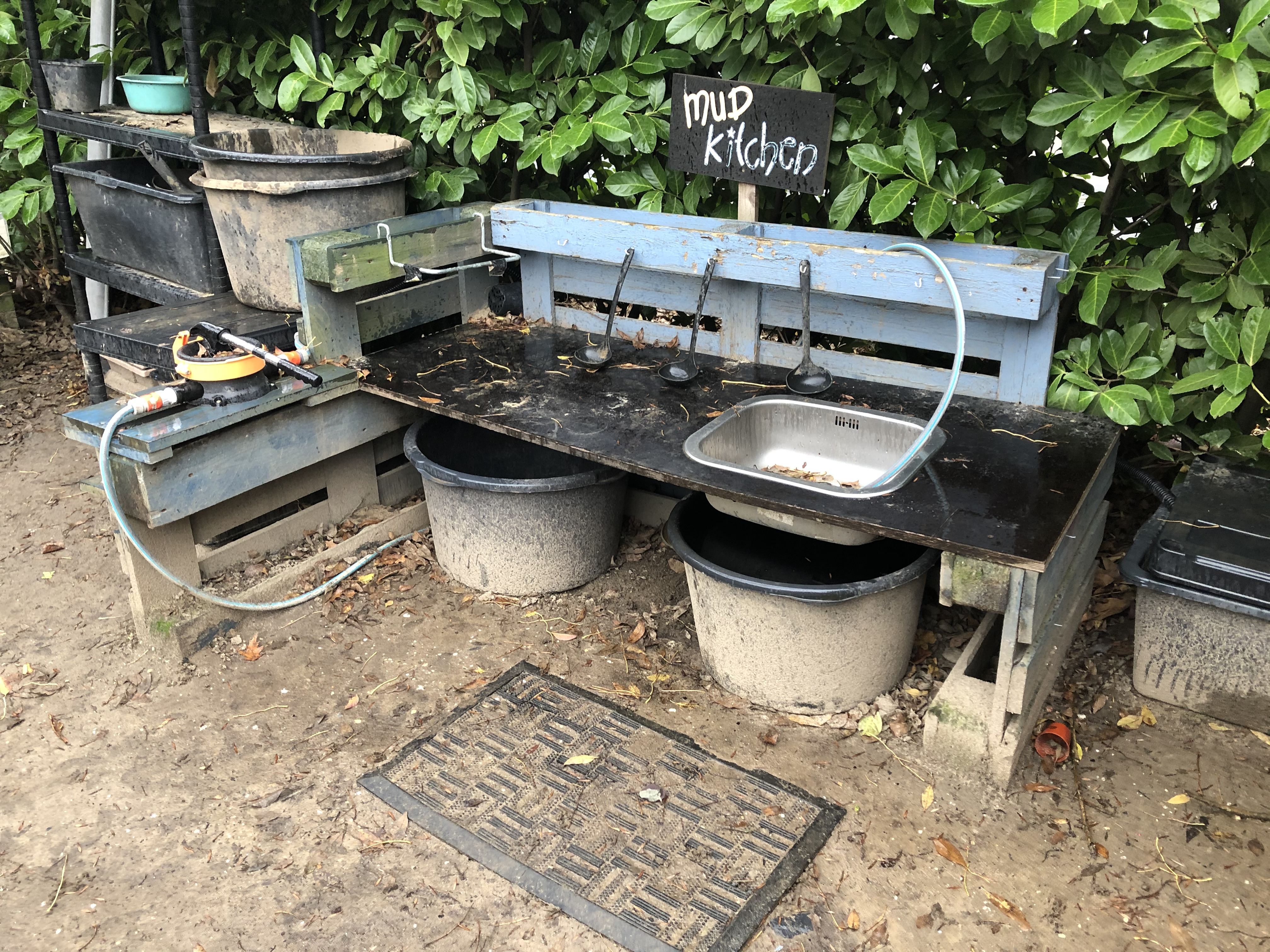 Developing Your Outdoor Learning Space Using Wooden Pallets